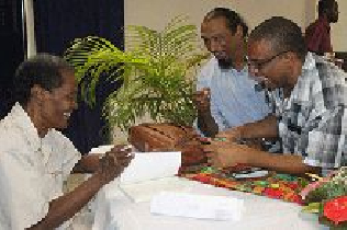 Dr Adrian Fraser highlights amazing history of SVG in new book ...