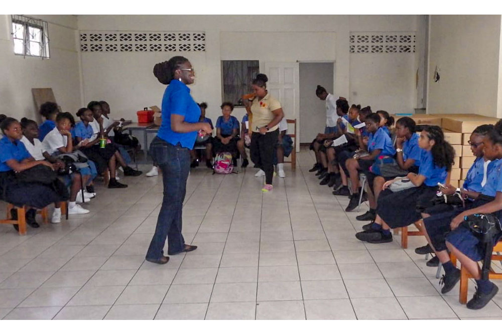 Girl Guides receive basic training in wireless communication - Searchlight