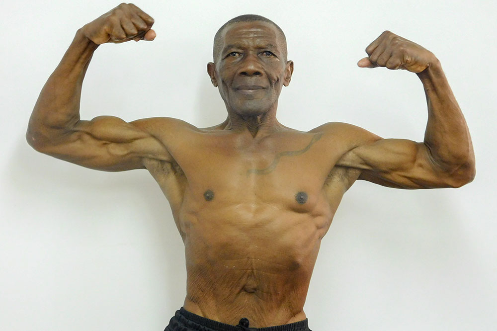 77 year old bodybuilder flexes his muscles on his win in Trinidad ...
