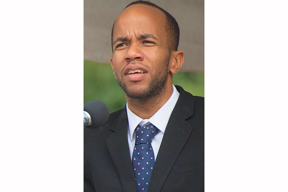 SVG to put an end to single use plastic shopping bags - Searchlight