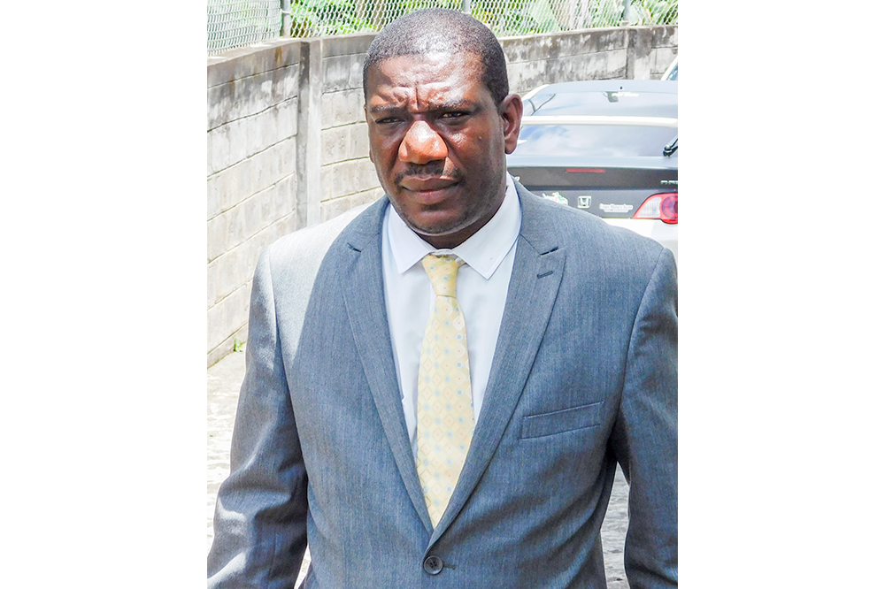 Senator Bruce receives certificate in Parliamentary Governance ...