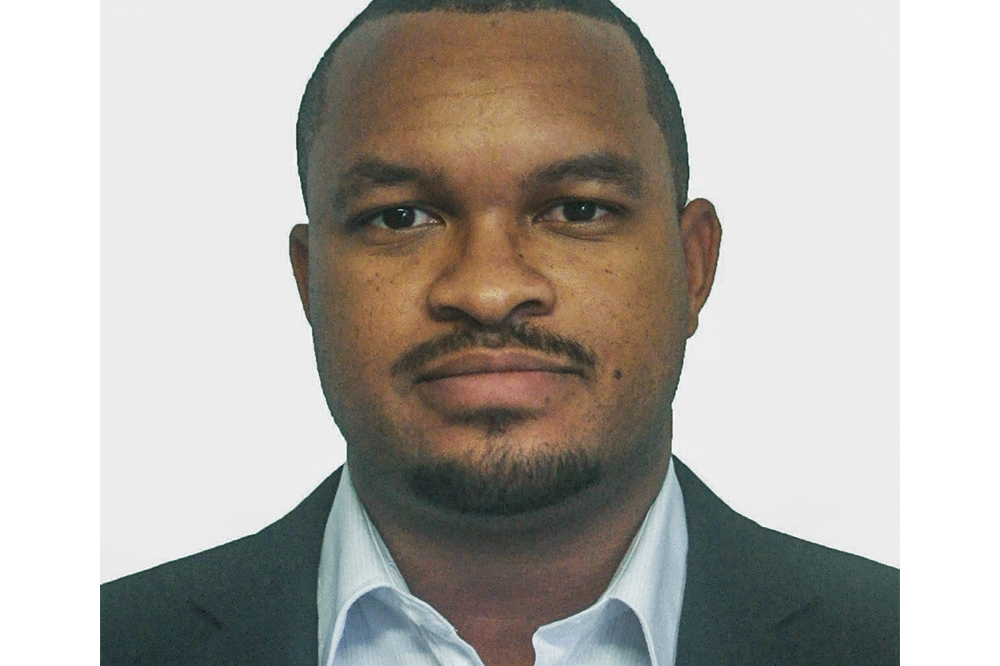 Civil engineer pledges annual award to Grammar School graduates ...