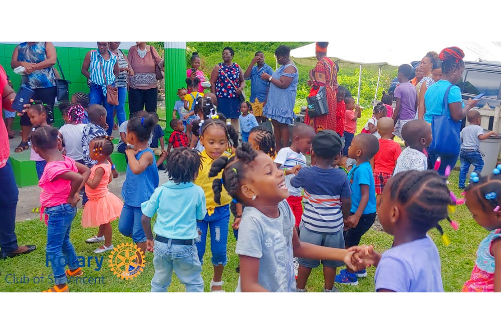 Rotary Club St Vincent hosts its annual Christmas party - Searchlight