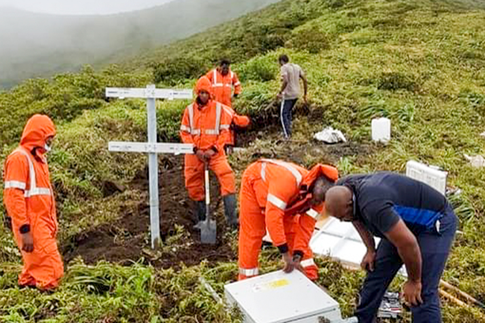 New equipment detects multiple earthquakes every day at La Soufriere ...