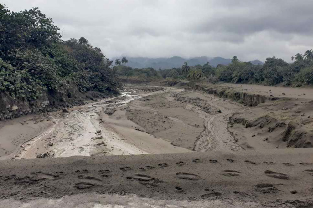 Volcano now generating mud flows - Searchlight
