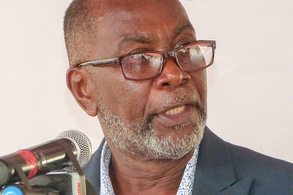 Leacock against Vincentians going back to wooden houses - Searchlight