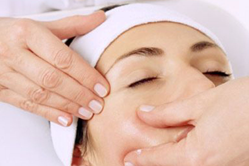 How to do a facial massage at home - Searchlight