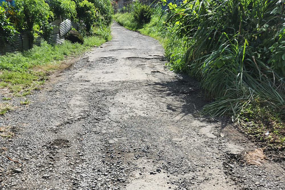 Layou residents call for good roads to the Petroglyph Park
