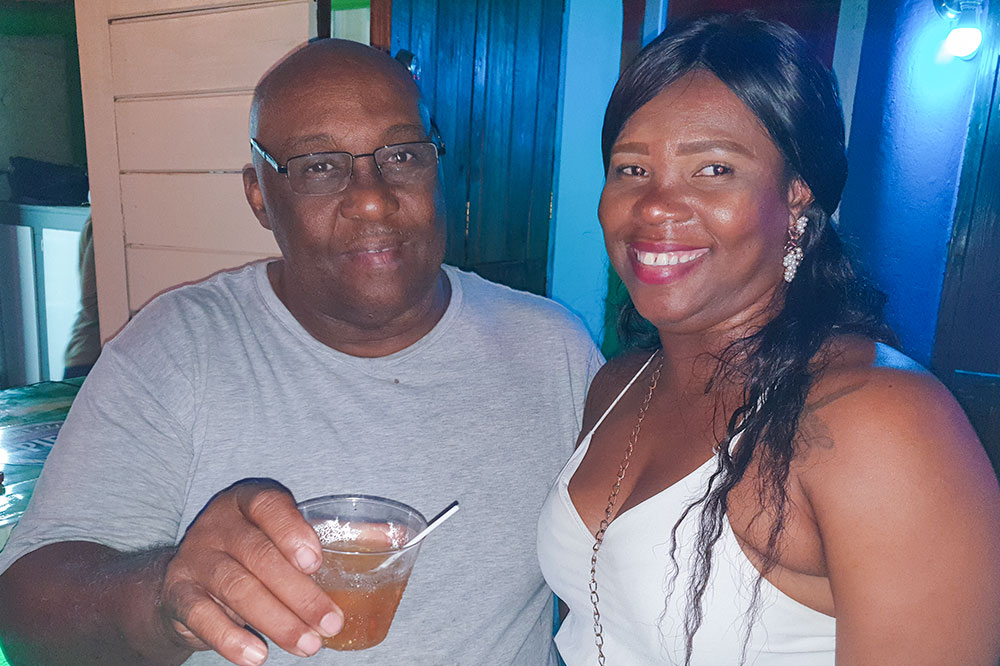 Restaurateur gives back to taxi drivers