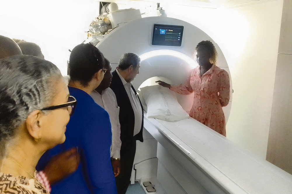 Government commissions MRI machine at official ceremony