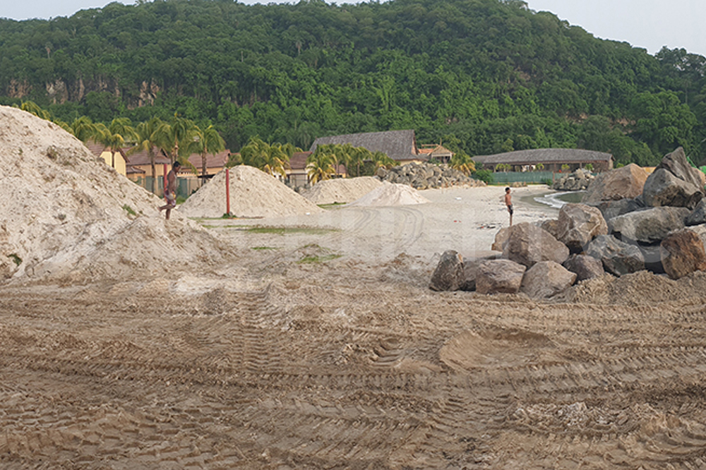 Minister cites safety reasons for closure of Buccament Bay beach ...