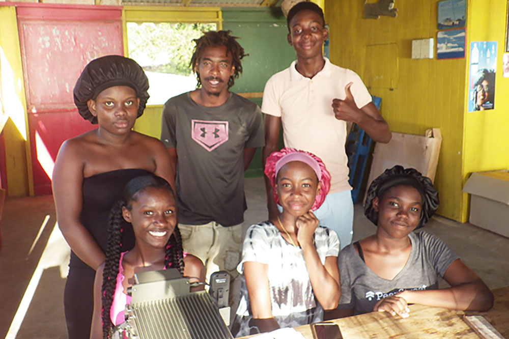 Mayreau’s annual picnic on Tobago Cays attracts largest crowd ever ...