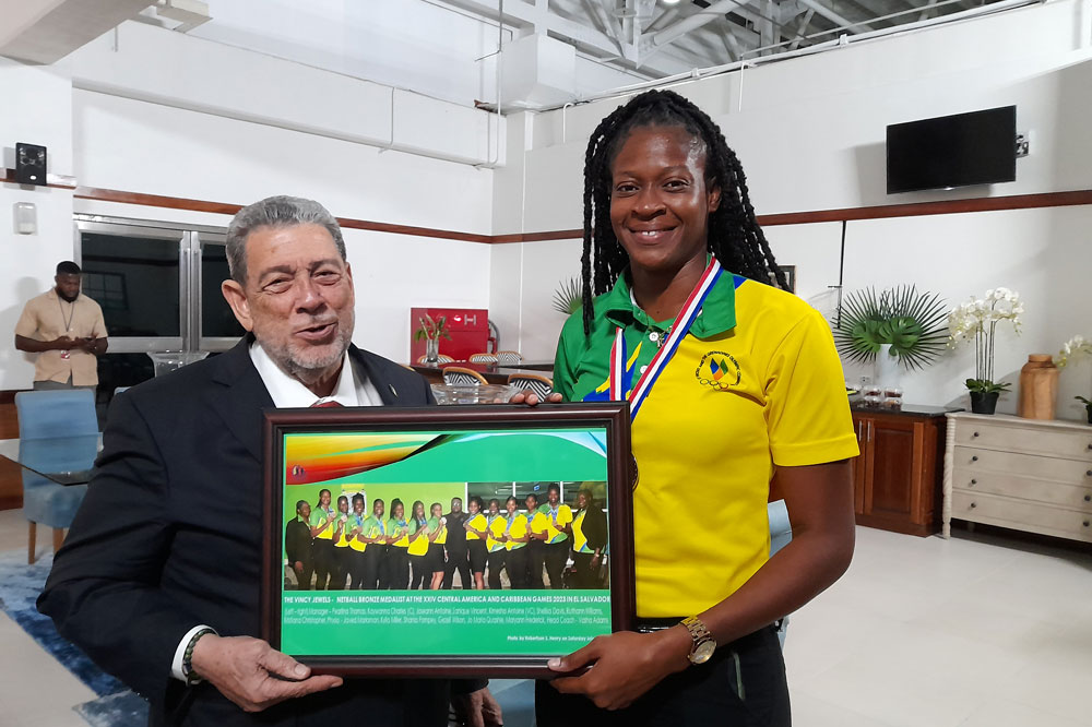 Vincy Jewels recognise efforts of PM Gonsalves and SVGNA President