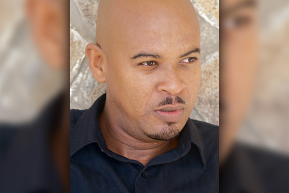 Calvert Jones releases Tropical Realism mobile app - Searchlight