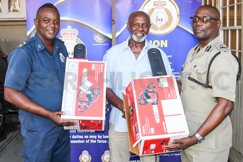 Retired policeman makes donation to Fire Services - Searchlight